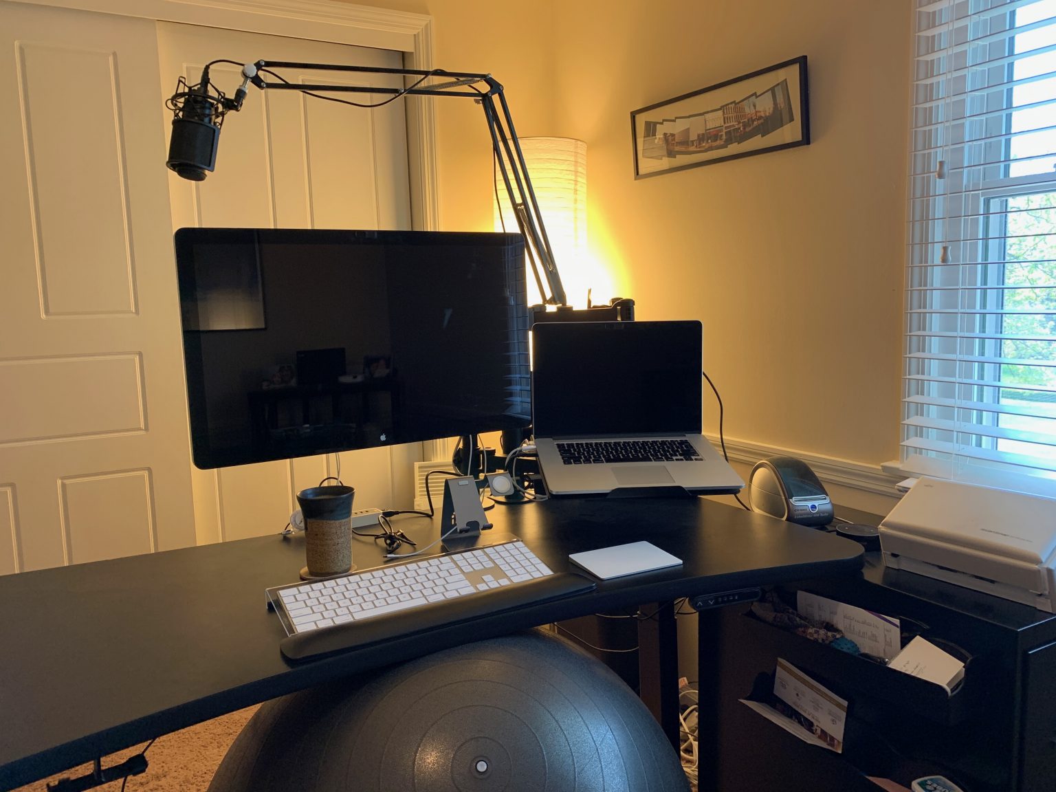 Early 2020 Desk setup - Photos from Chris Hardie